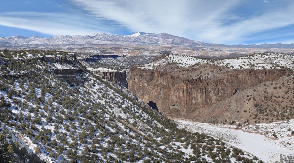 HIKING ABOVE DIABLO CANYON WITH DR. KIRT KEMPTER - Southwest Seminars